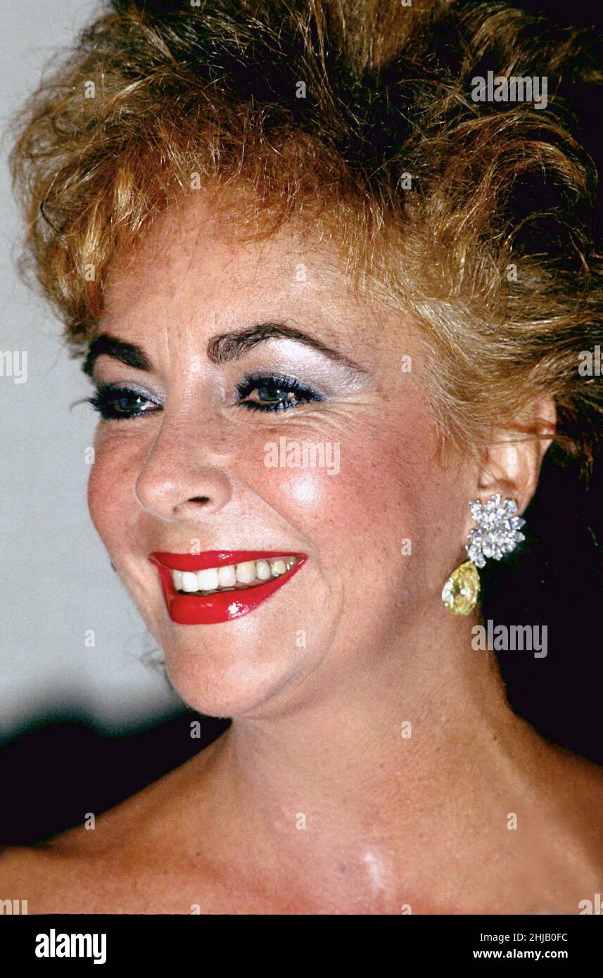 Valarie Taylor's Instagram, Twitter & Facebook on IDCrawl