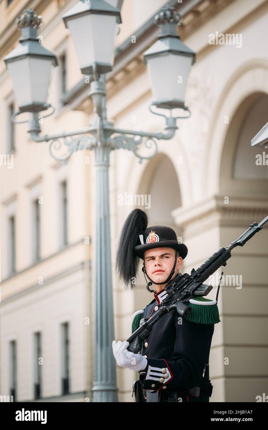 Uniform norwegian king guard hi-res stock photography and images - Alamy