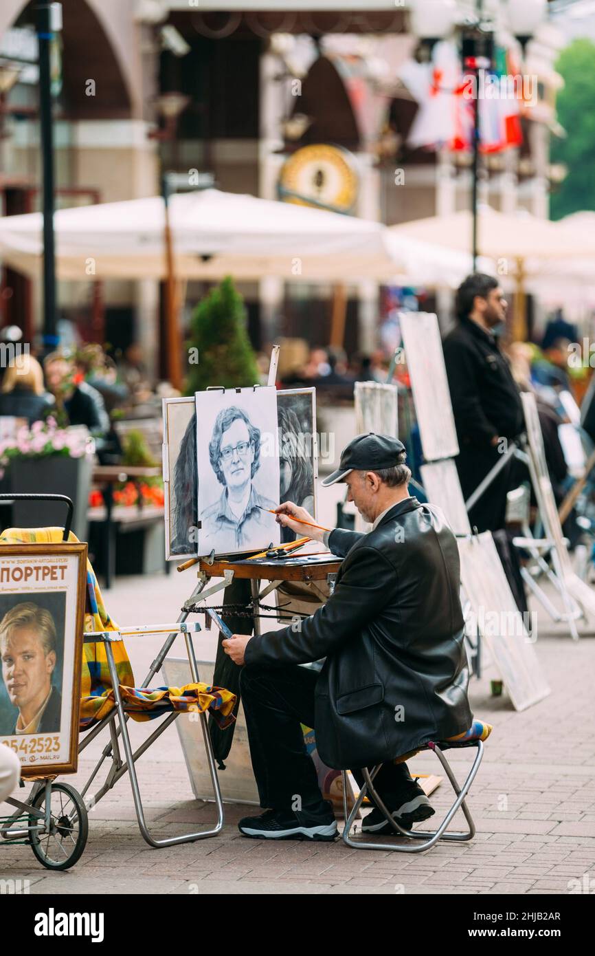 Day draws hi-res stock photography and images - Alamy