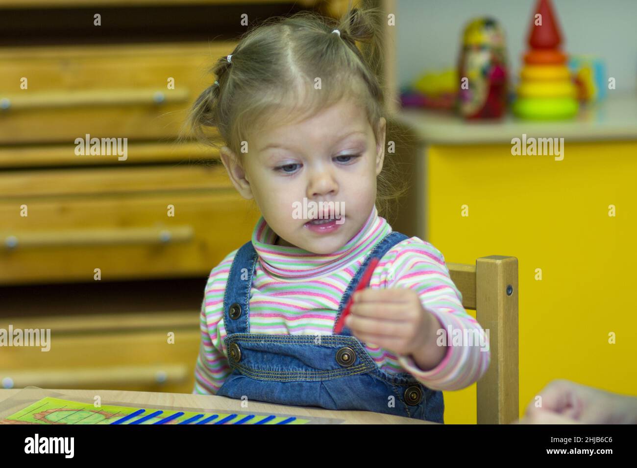 Child counting montessori hi-res stock photography and images - Alamy