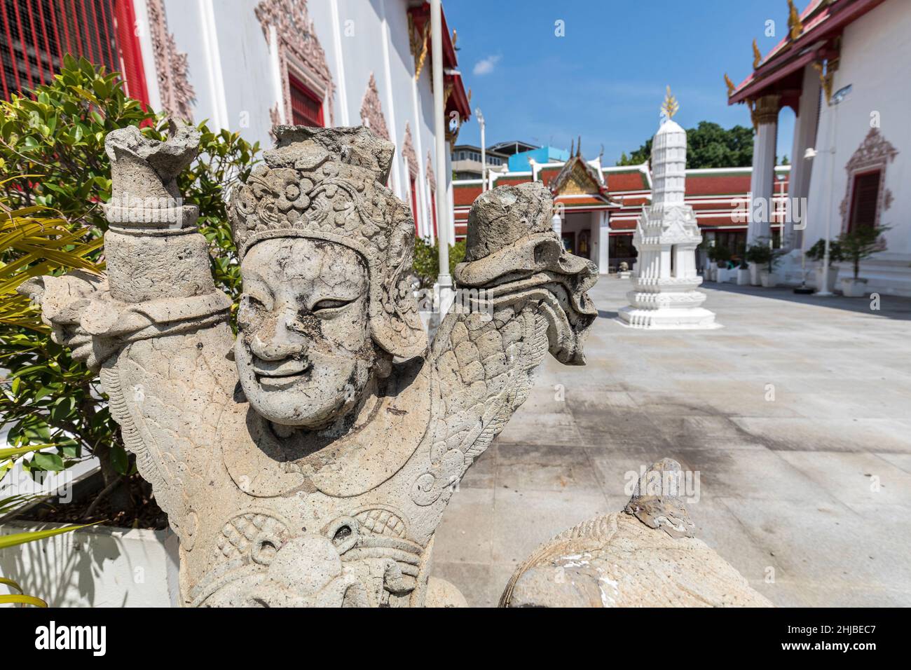 Statue figure, Wat temple, Bangkok, Thailand Stock Photo - Alamy
