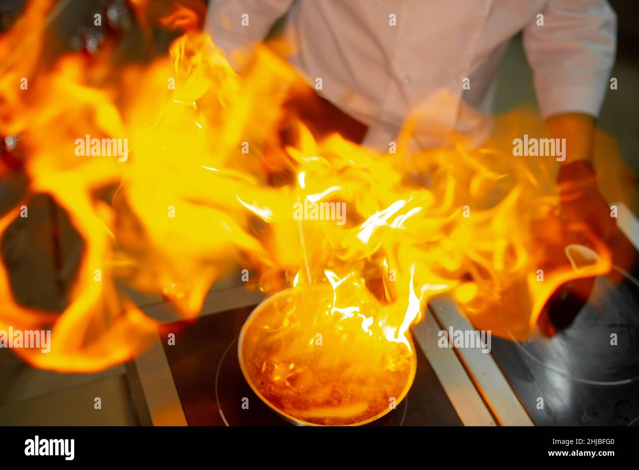 chef preparing ludo in an elite restaurant Stock Photo - Alamy