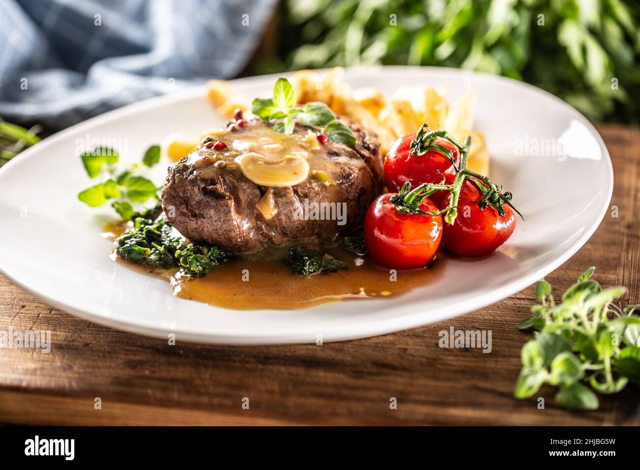 Well presented meal hi-res stock photography and images - Alamy