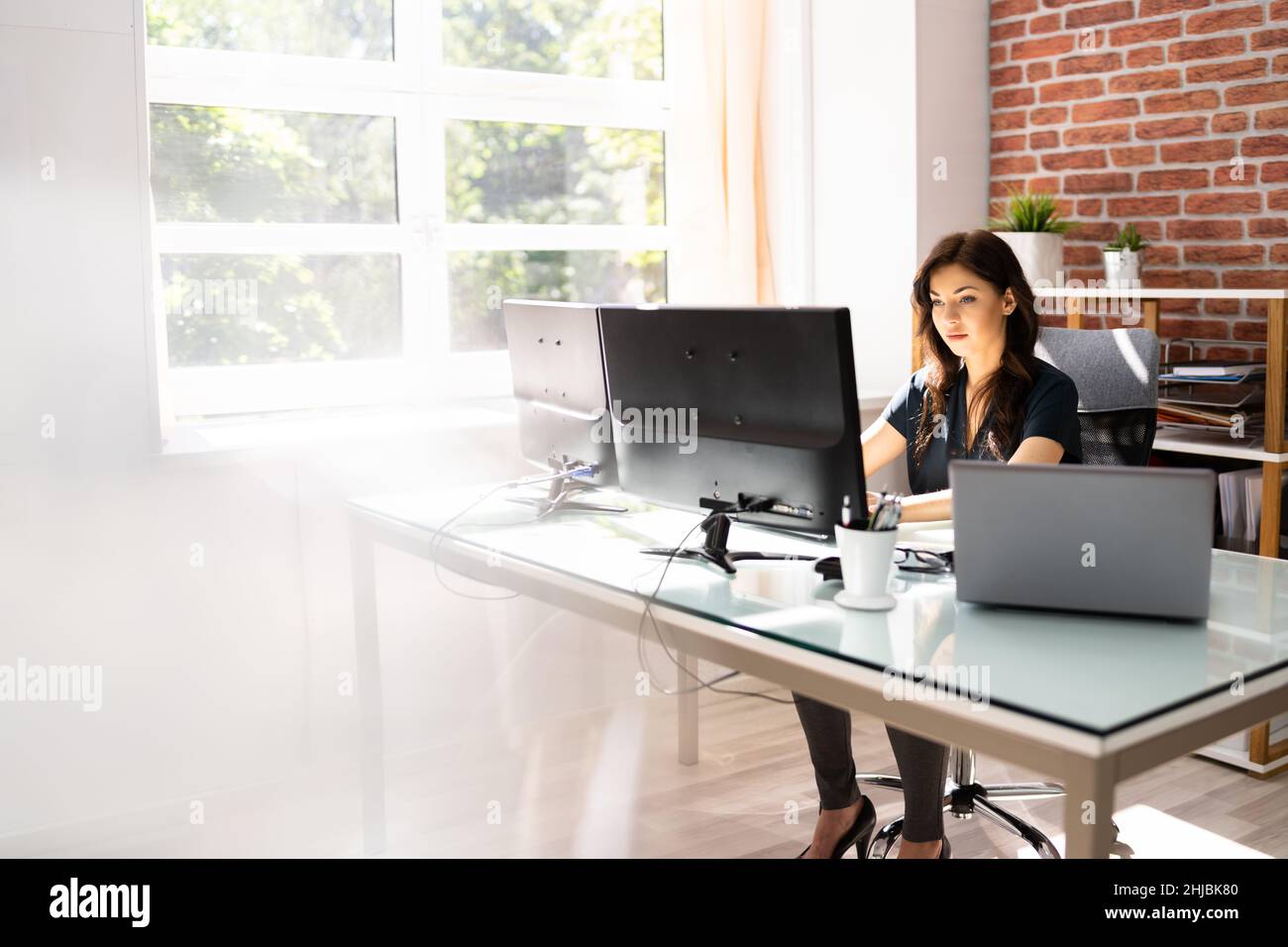 Office staff computer hi-res stock photography and images - Alamy