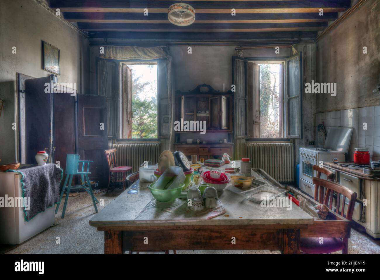 URBEX. INTERIOR OF AN ABANDONED HOUSE IN NORTHERN ITALY Stock Photo - Alamy
