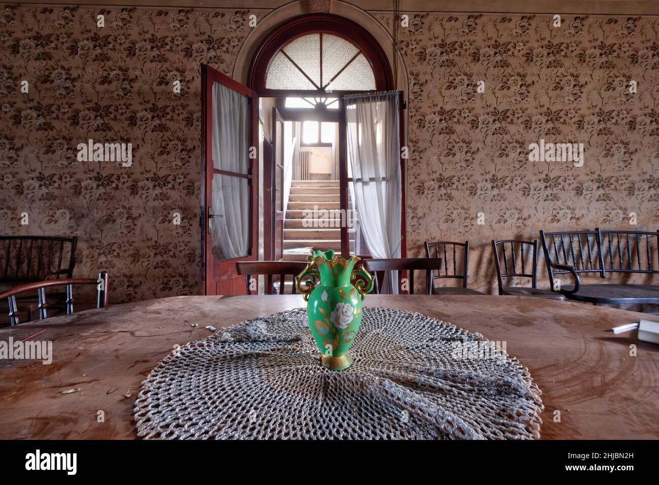 URBEX. INTERIOR OF AN ABANDONED HOUSE IN NORTHERN ITALY Stock Photo - Alamy