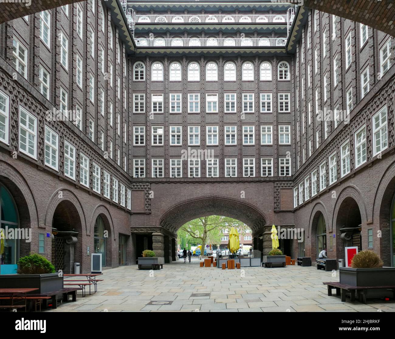 Windows chilehaus building hi-res stock photography and images - Alamy