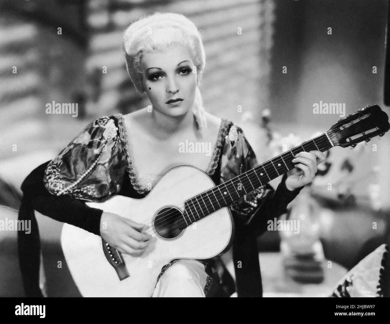 Tamara Drasin Sweet Surrender USA, 1935 Director: Monte Brice Stock Photo - Alamy