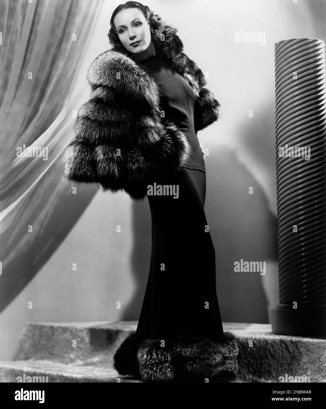 Dolores del rio portrait hi-res stock photography and images - Alamy