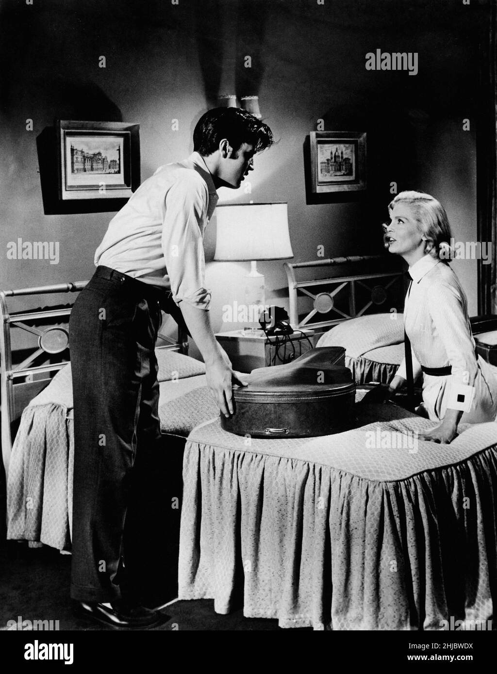 Elvis presley portrait guitar hi-res stock photography and images - Alamy