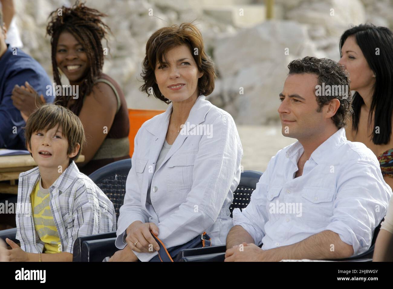 Camping Paradis, season 1, episode 6 : "Coup de vent sur le camping" TV ...