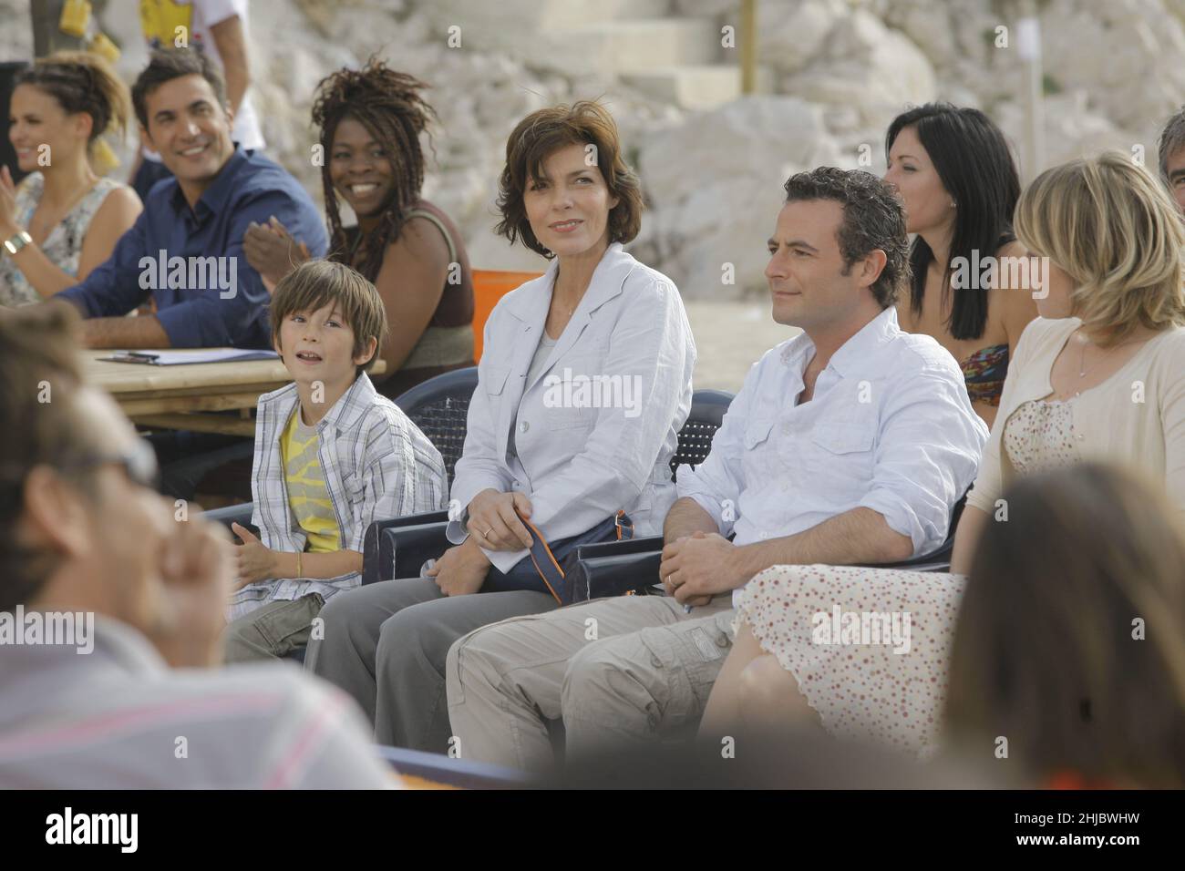 Camping Paradis, season 1, episode 6 : "Coup de vent sur le camping" TV ...