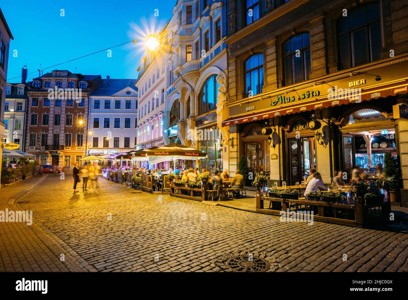 Seta restaurant hi-res stock photography and images - Alamy