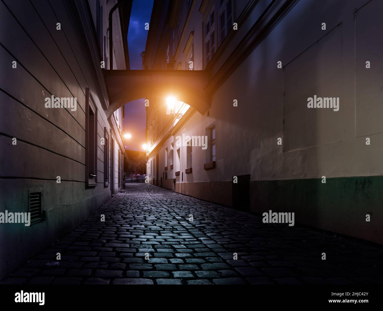 Arch of lights hi-res stock photography and images - Alamy