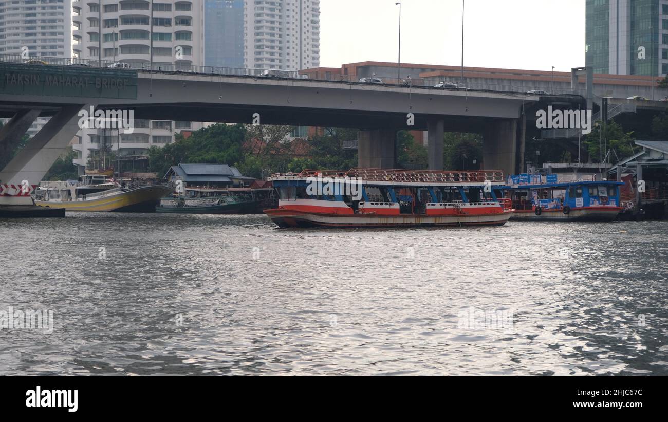 Sathon Bridge aka Saphan Taksin Bridge Crossing the Chao Phraya River ...