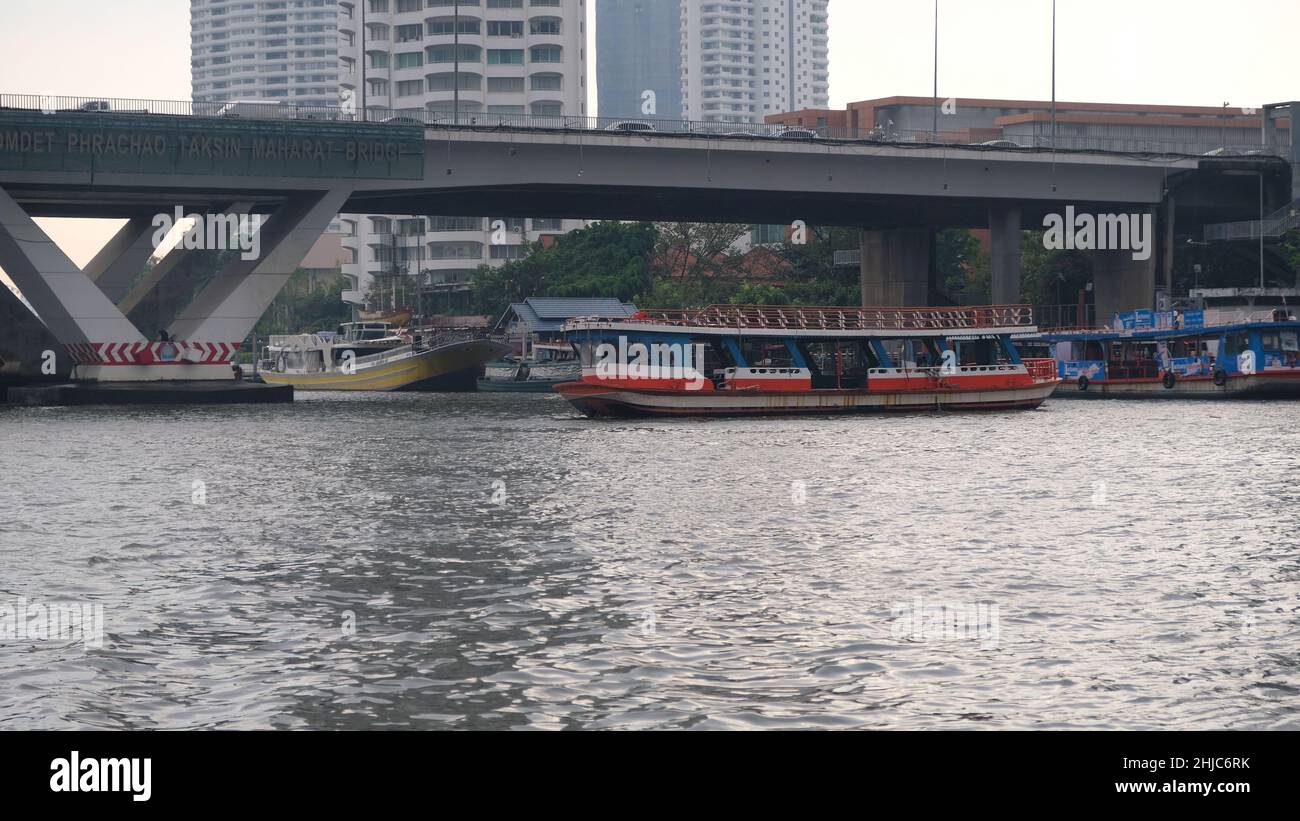Sathon Bridge aka Saphan Taksin Bridge Crossing the Chao Phraya River ...