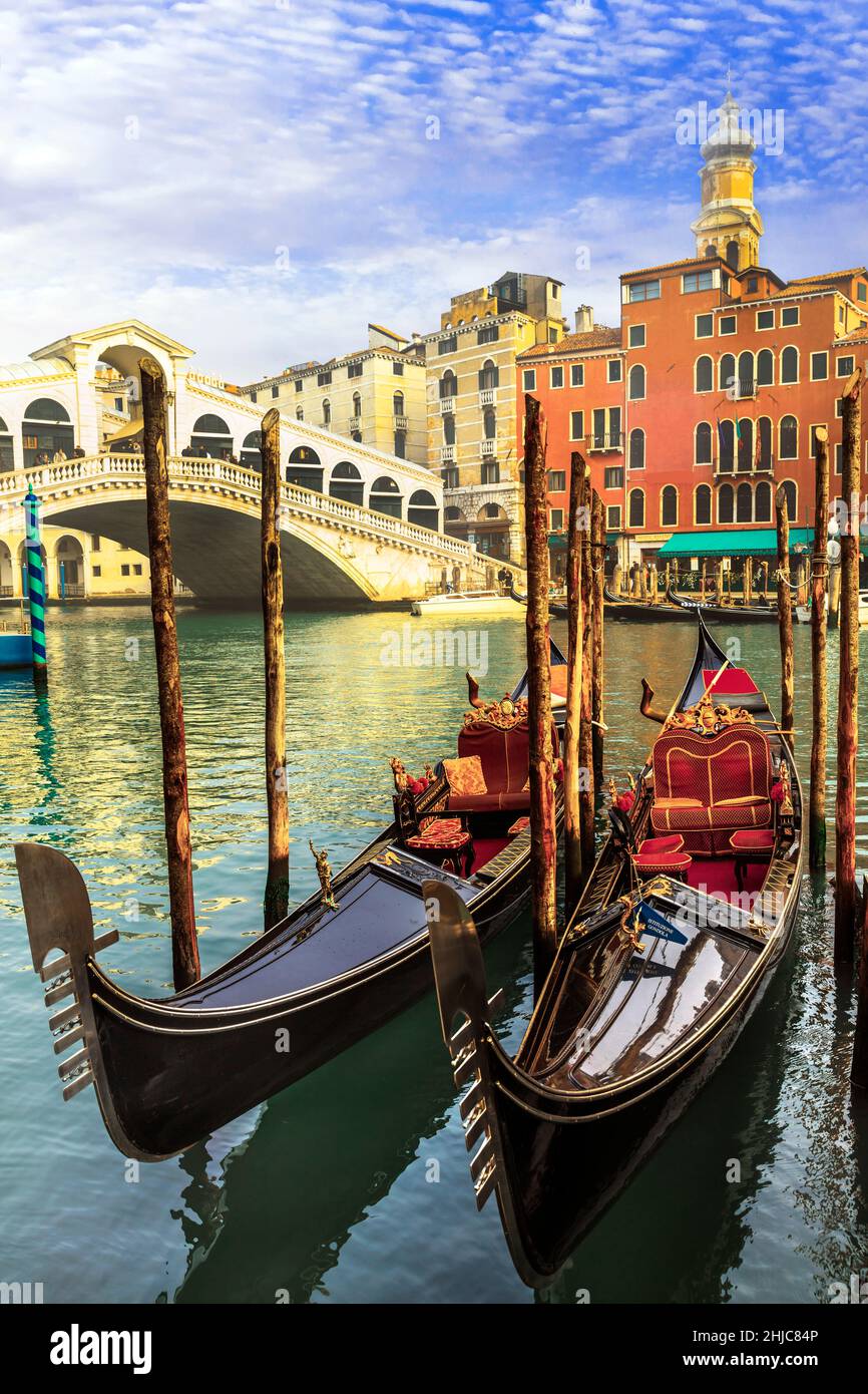 Bridge over canal venetian architecture hi-res stock photography and ...
