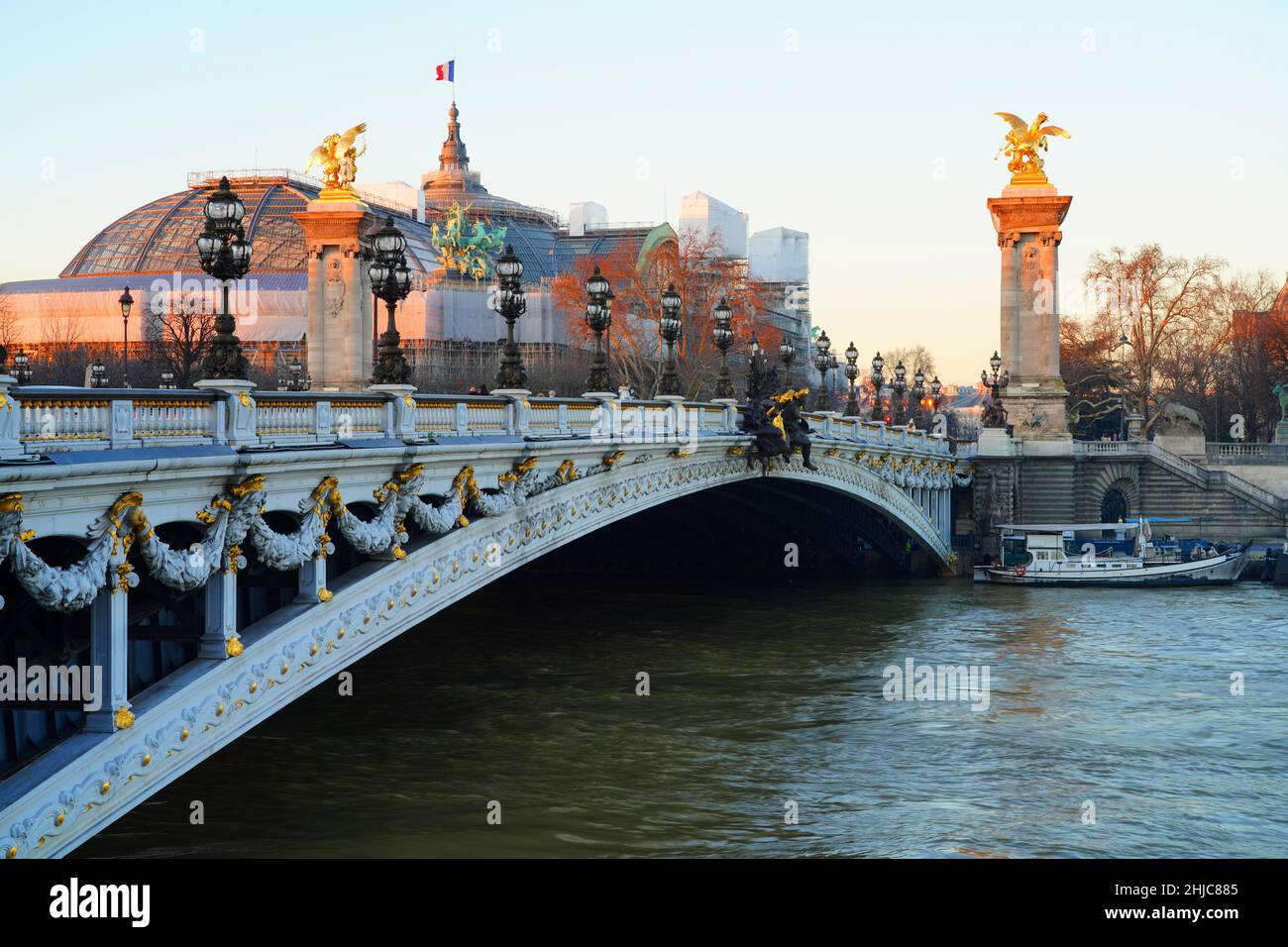 PARIS, FRANCE -13 JAN 2022- The landmark Pont Alexandre III bridge over ...