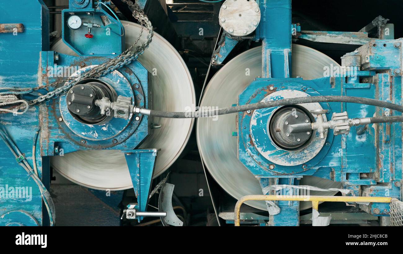 Manufactoring equipment Produce Paper Machine Shafts At Paper Mill ...