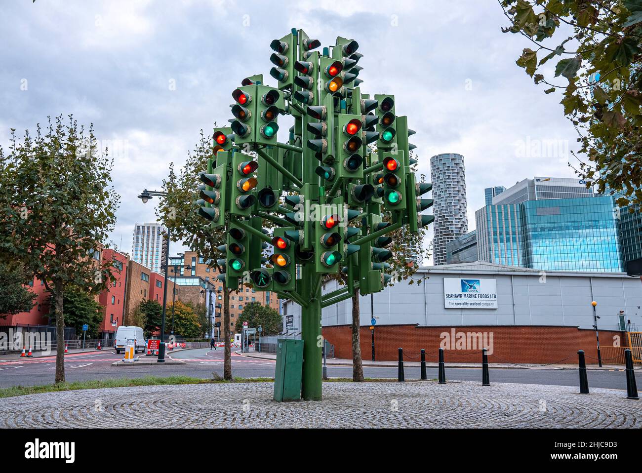 Traffic light tree hi-res stock photography and images - Alamy