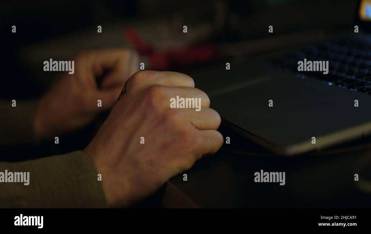 Man anonymous computer abuse hi-res stock photography and images - Alamy