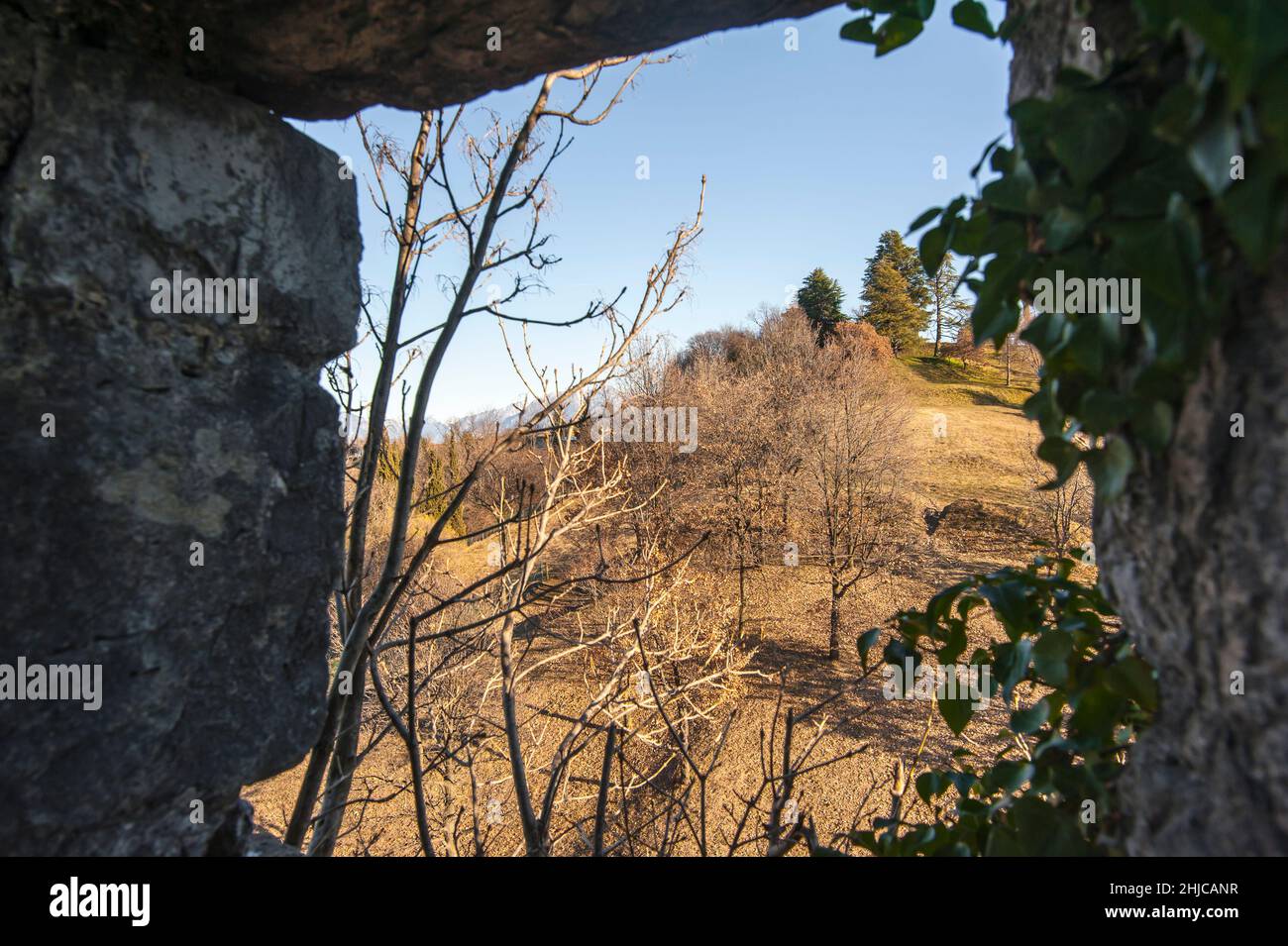 Rocky natural architecture hi-res stock photography and images - Alamy
