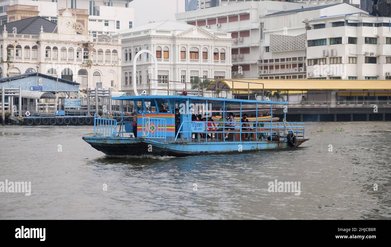 Klong San Ferry Boat to Si Phraya Pier Klong San Ferry Boat to Si ...