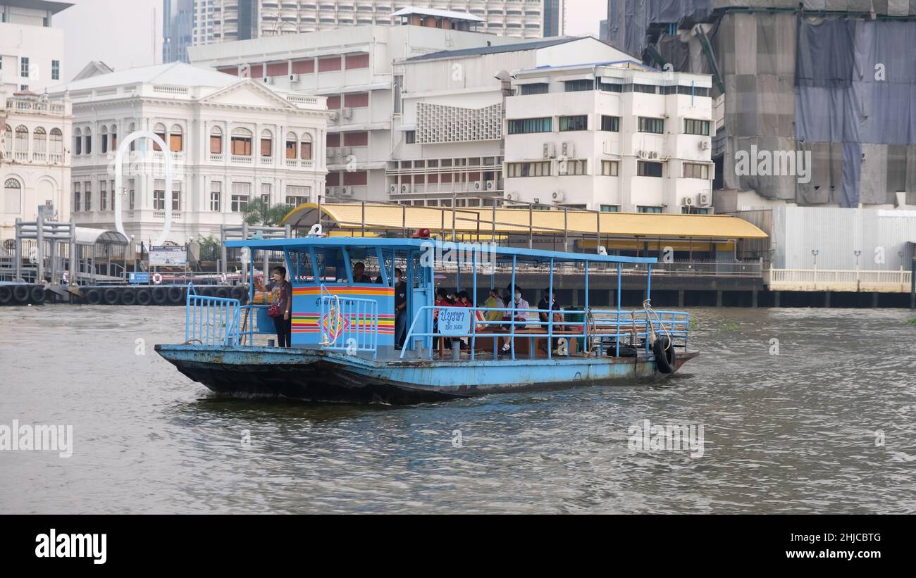 Klong San Ferry Boat to Si Phraya Pier Klong San Ferry Boat to Si ...