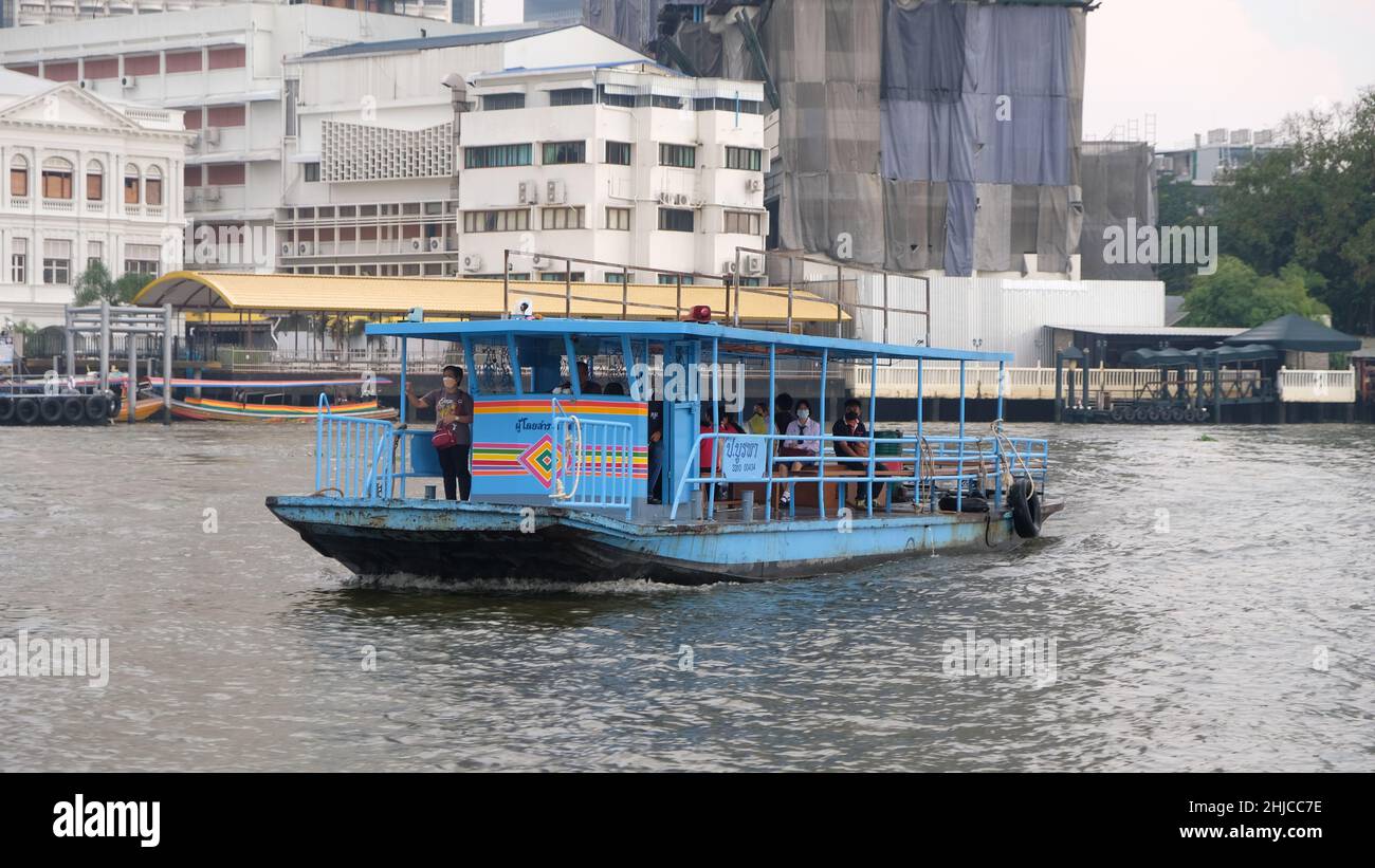 Klong San Ferry Boat to Si Phraya Pier Klong San Ferry Boat to Si ...