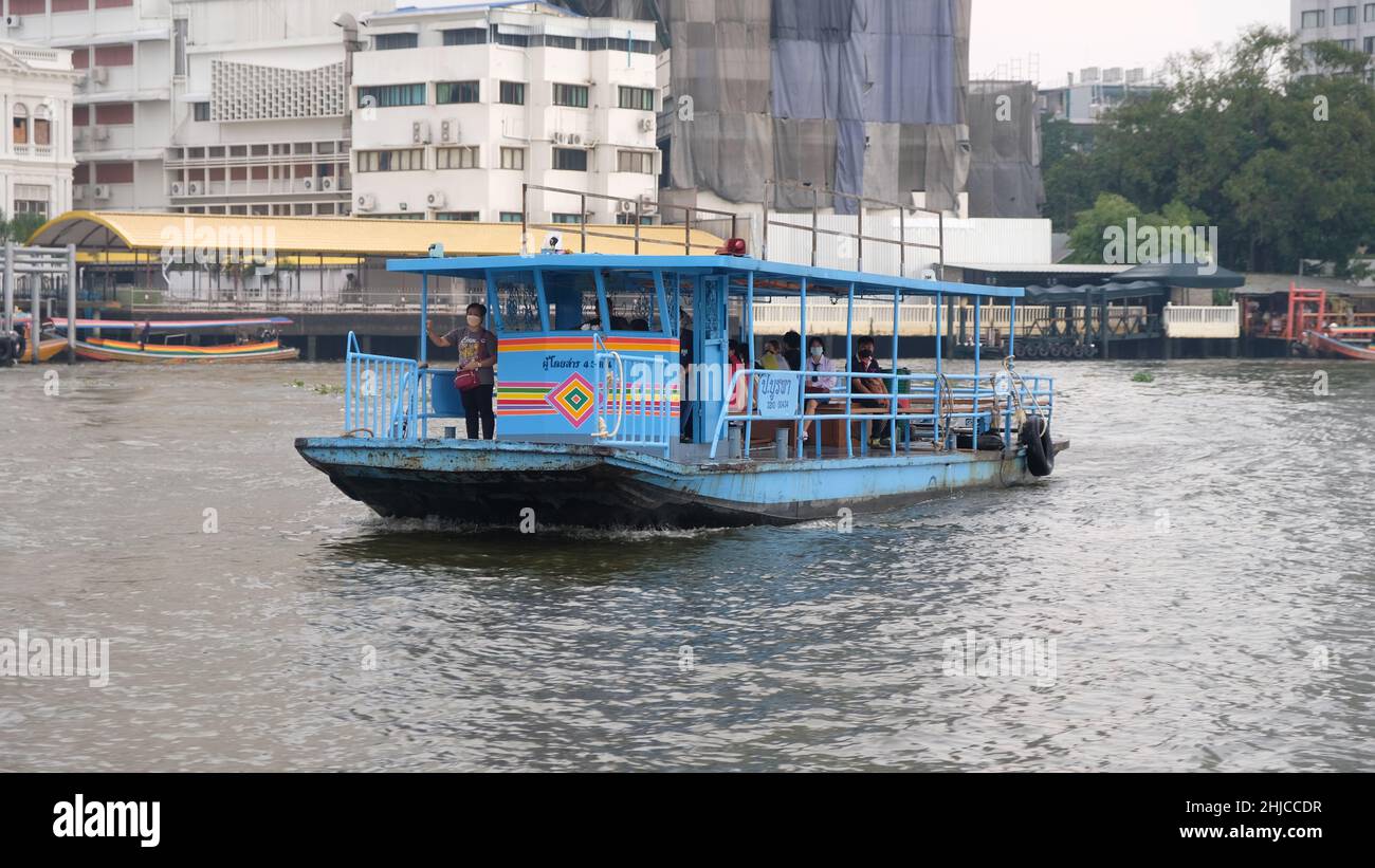 Klong San Ferry Boat to Si Phraya Pier Klong San Ferry Boat to Si ...