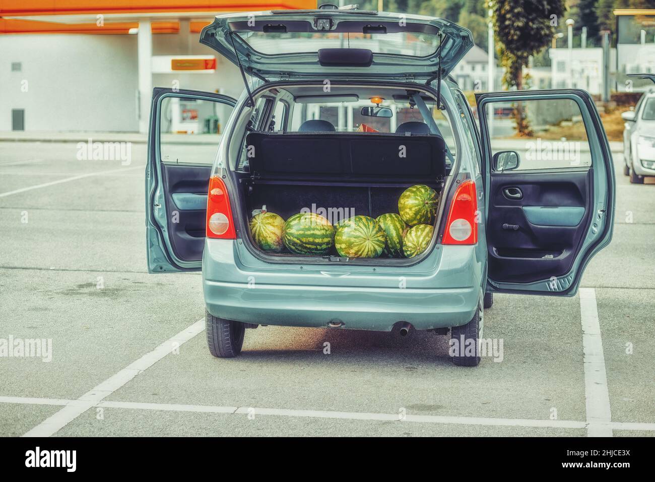 Watermelons in truck hi-res stock photography and images - Alamy