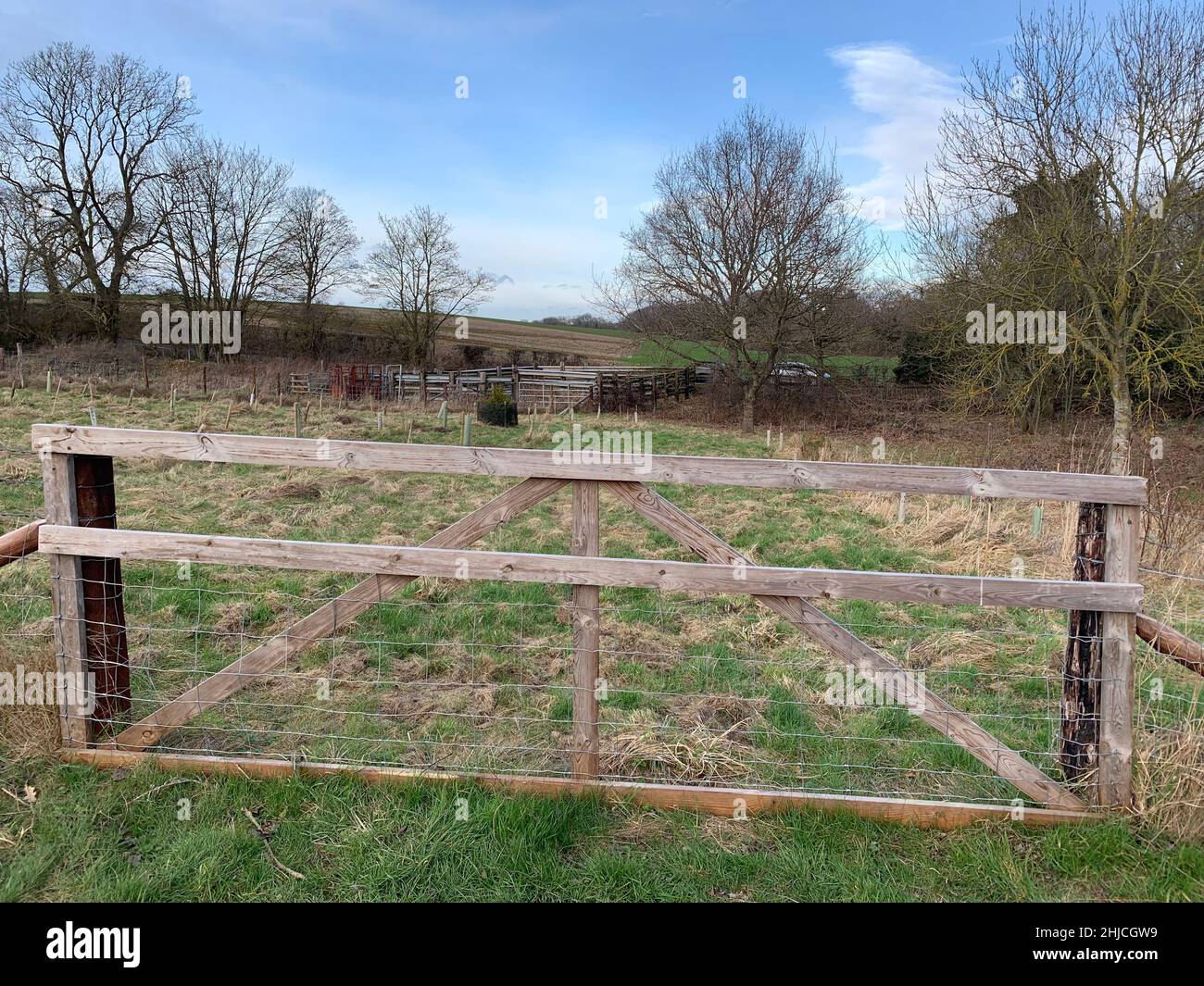 Sywell Country Park Northamptonshire UK gate gates wooden field farmer ...