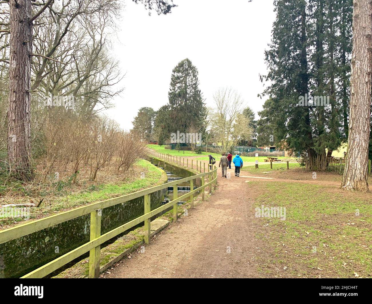 Walkers at Sywell Country Park Northamptonshire UK Stock Photo - Alamy