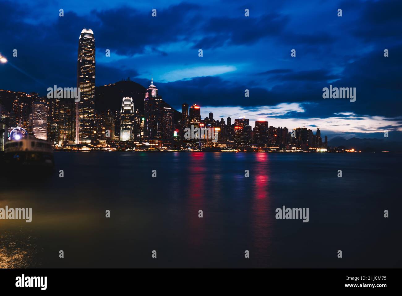 Building near water at night view hi-res stock photography and images ...