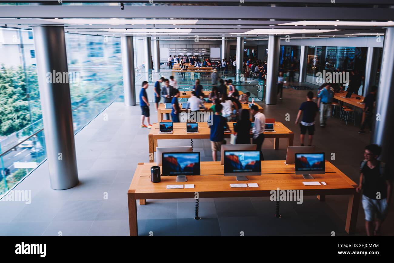 Modern workspace full of people Stock Photo - Alamy