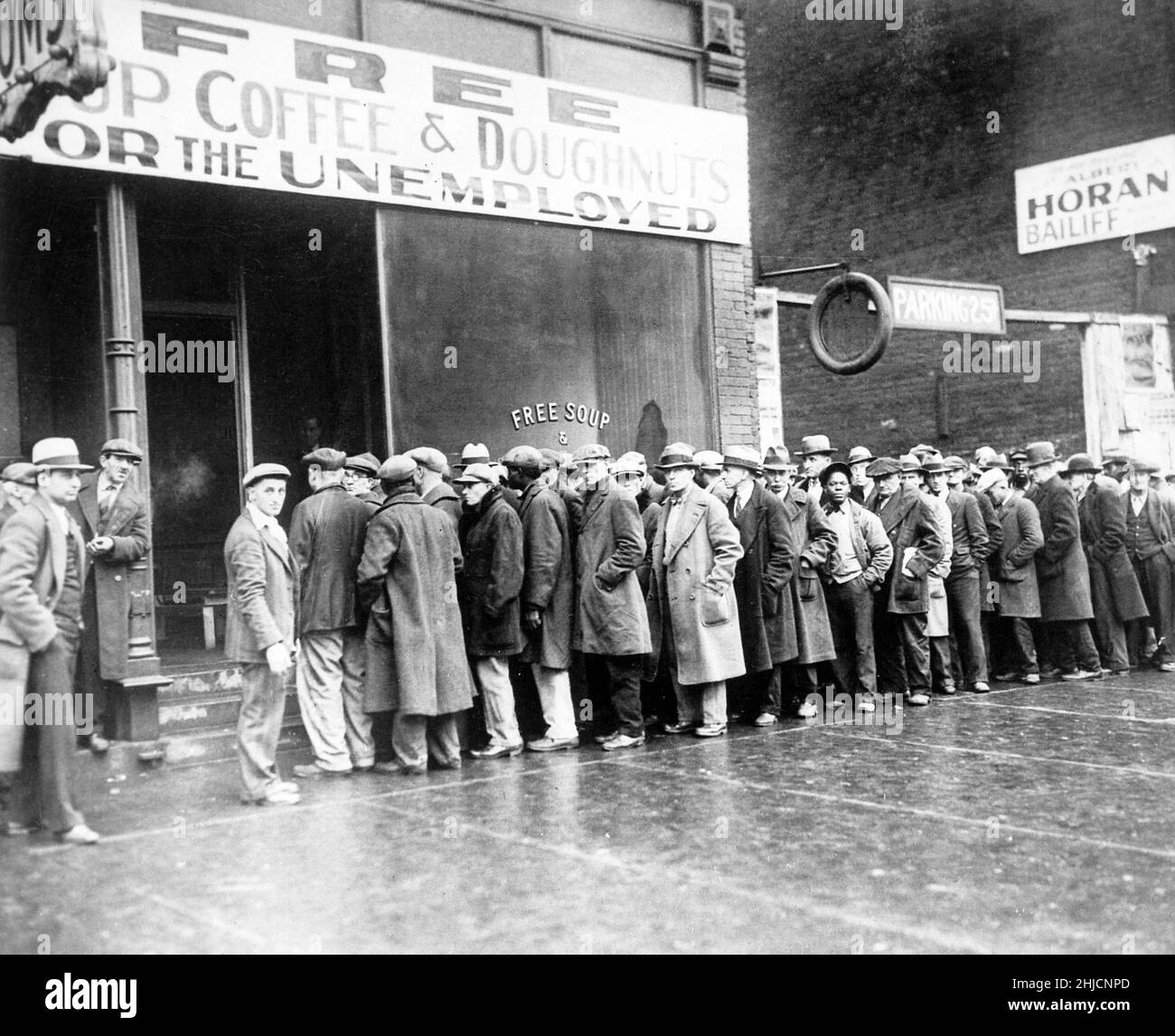 Depression era soup kitchen hi-res stock photography and images - Alamy