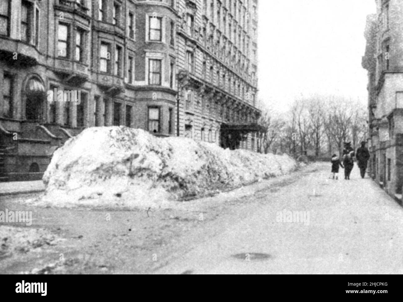 "Snow removal in New York City" in 'The Municipal Engineers Journal ...