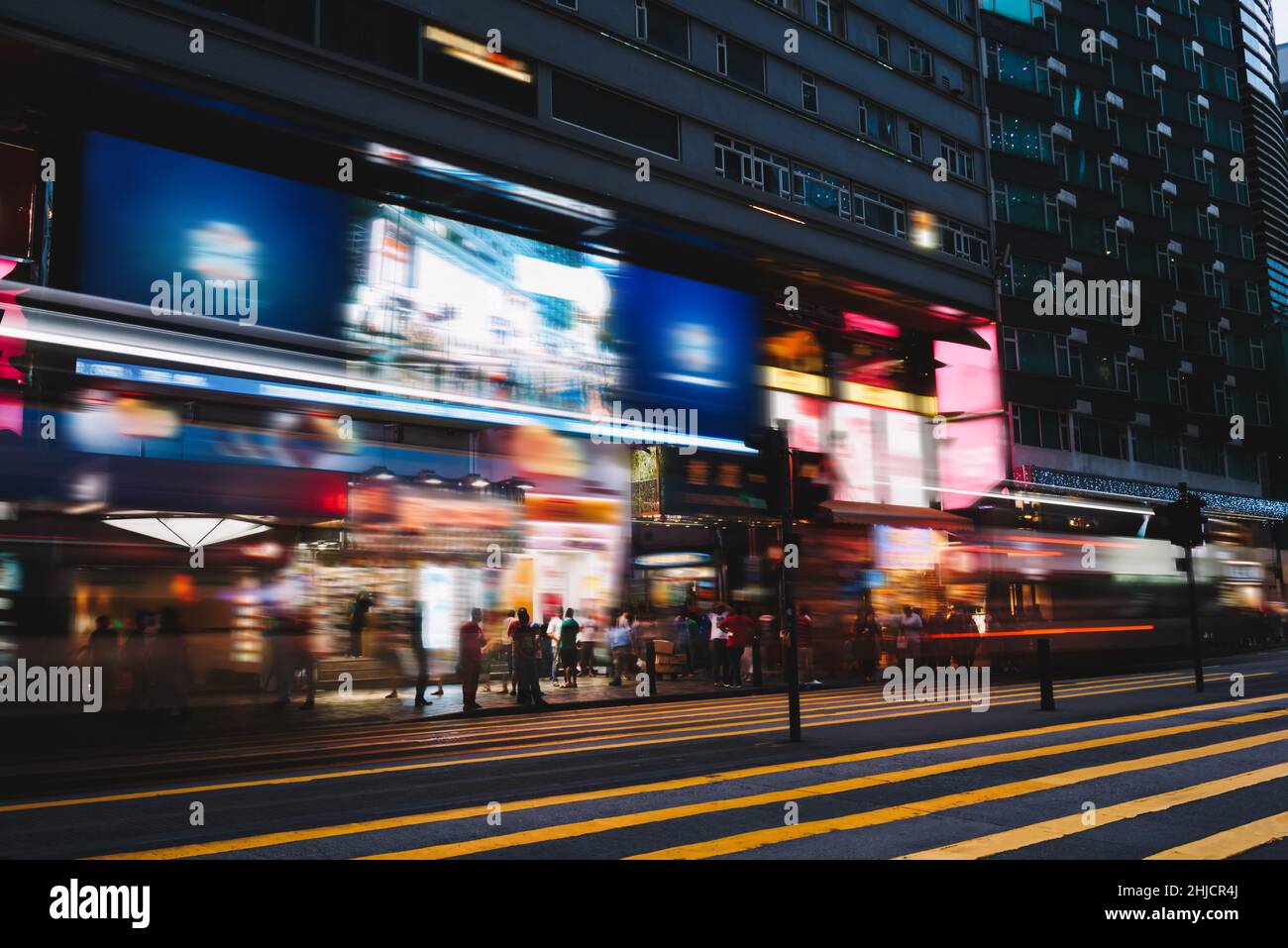 Walk in night street city hi-res stock photography and images - Alamy