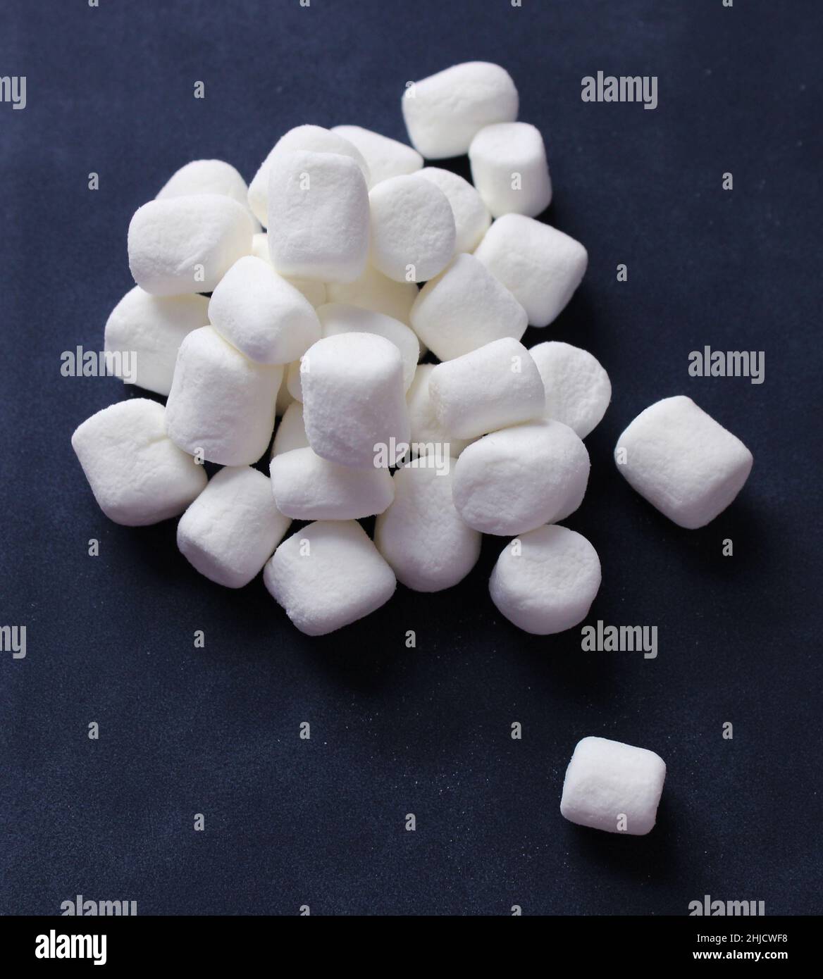 A Pile of Classic Miniature Marshmallows Stock Photo - Alamy