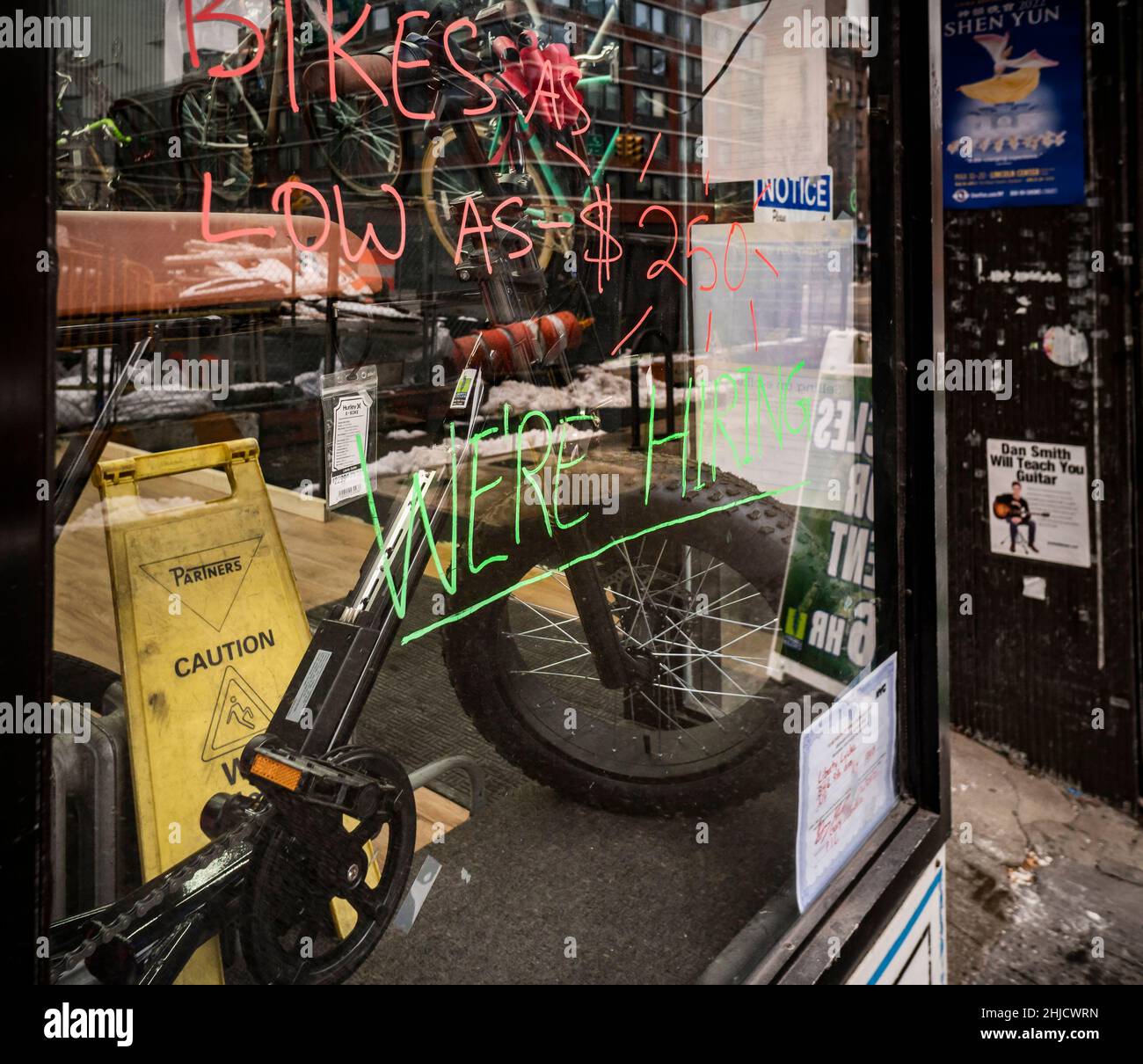 Now hiring signage hi-res stock photography and images - Alamy