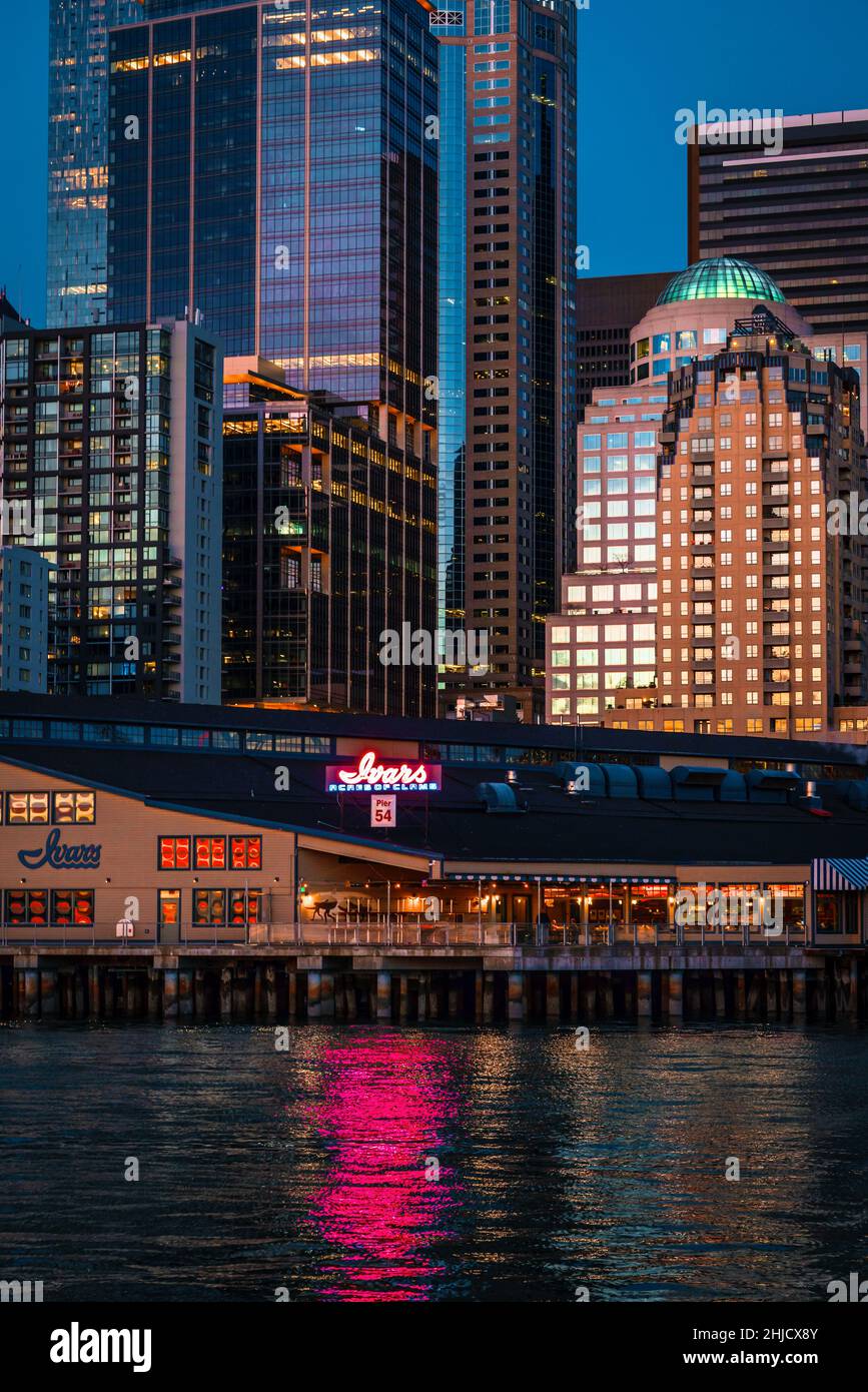 Vertical shot of downtown Seattle from the water Stock Photo - Alamy