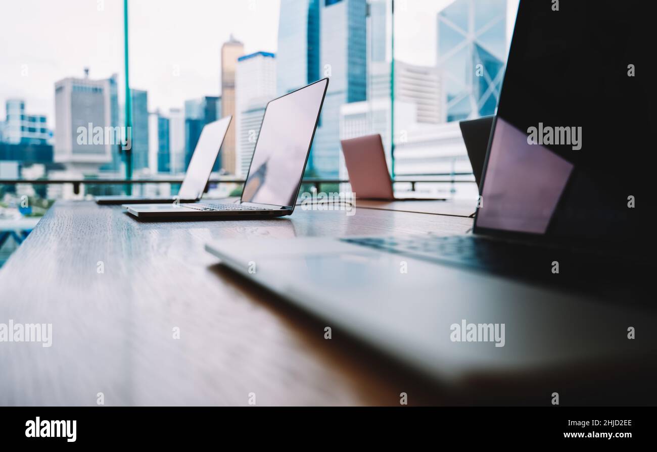 Open workspace hi-res stock photography and images - Alamy