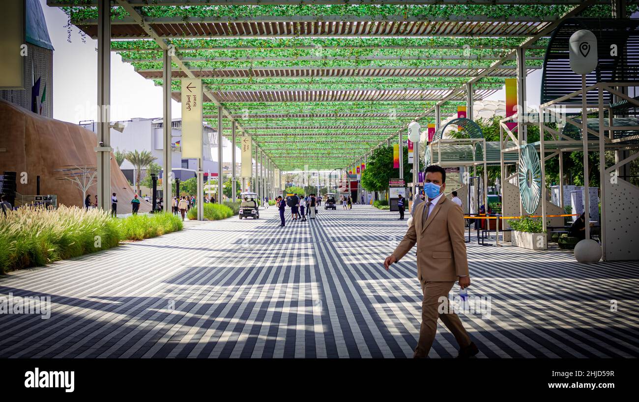 View of a street with canopy at Expo 2020 in Dubai Stock Photo - Alamy