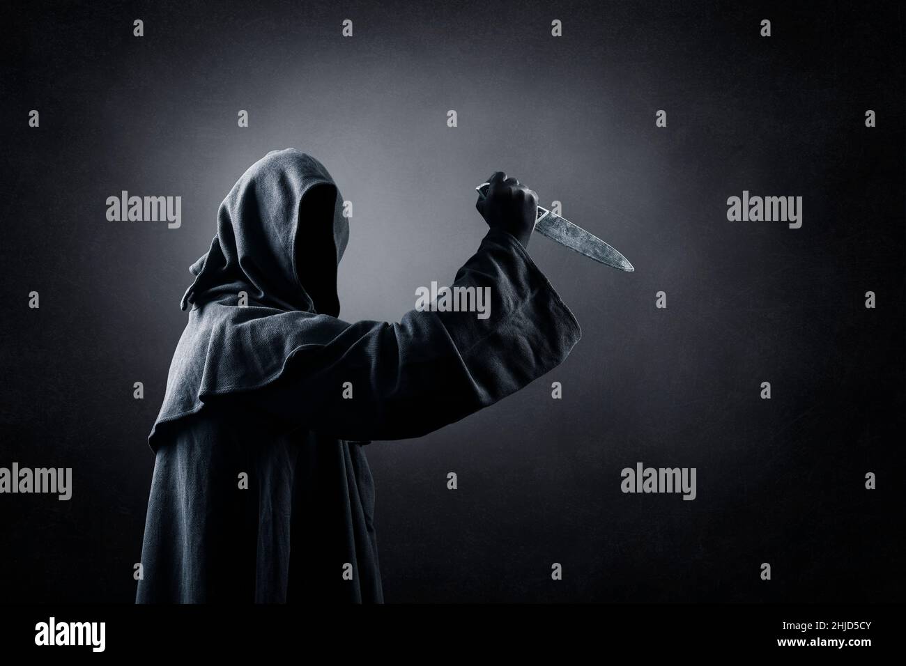 Man holding knife silhouette hi-res stock photography and images - Alamy