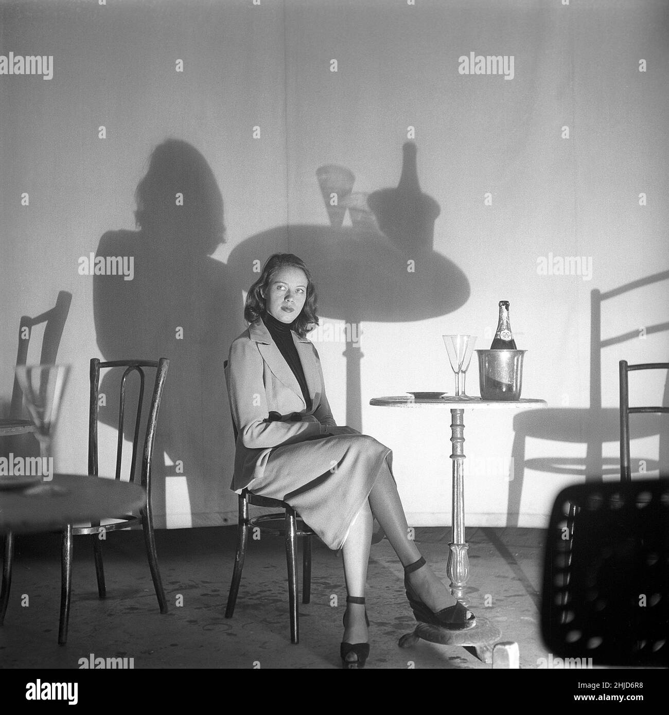 Women legs 1950s hi-res stock photography and images - Alamy