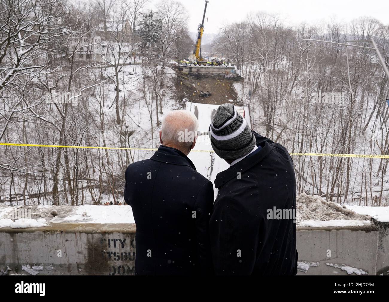 Pittsburgh bridge collapse 2022 hi-res stock photography and images - Alamy