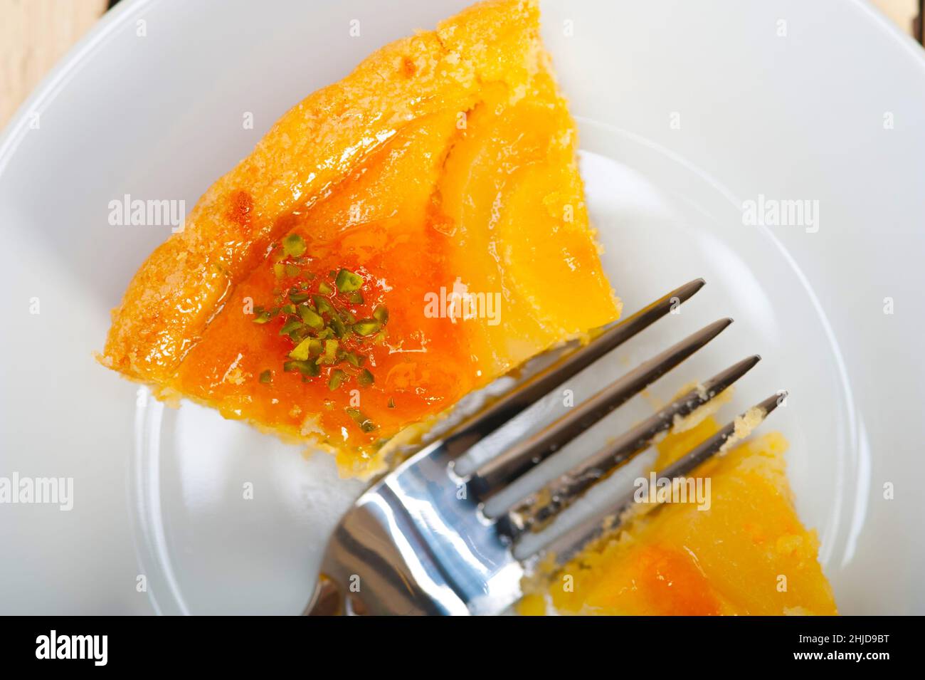 fresh home baked pears pie dessert cake tart Stock Photo - Alamy