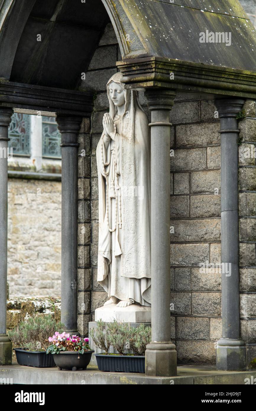 Religious figures, praying, church monuments, a historic of Catholic ...