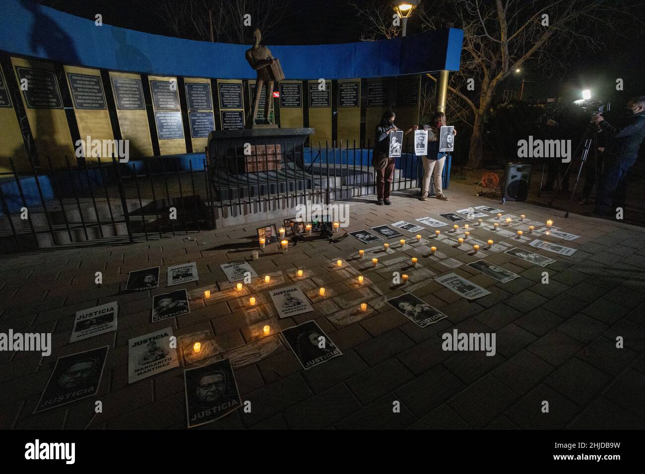 Juarez, Mexico. 25th Jan, 2022. Mexican journalists protest the murder ...