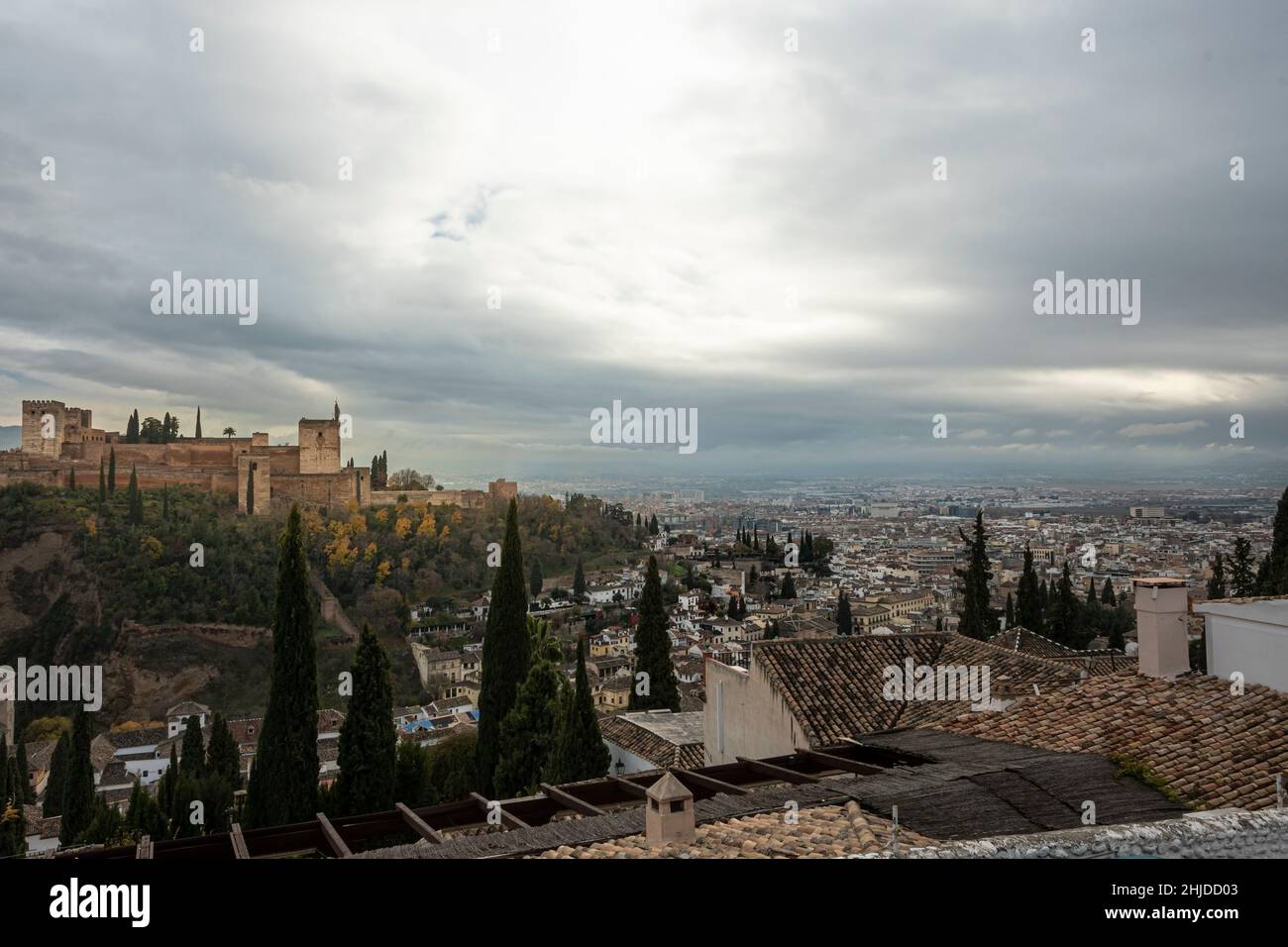 Monumental fuente medieval hi-res stock photography and images - Alamy